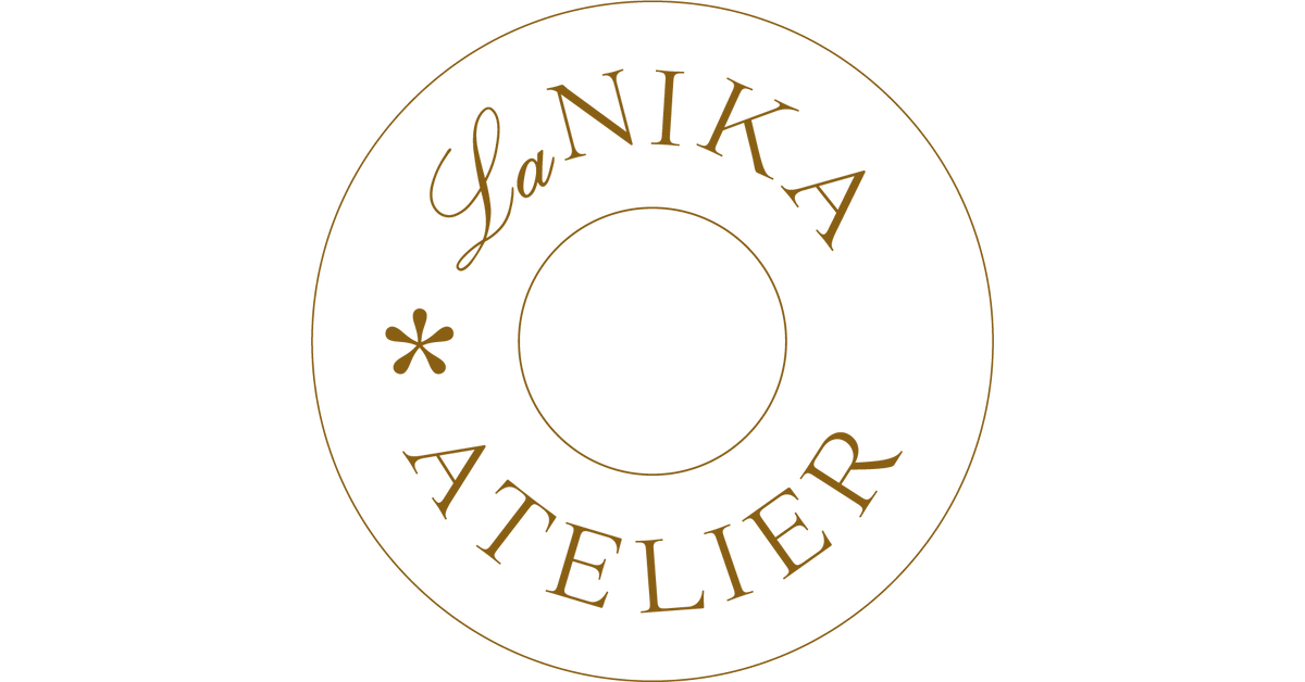 Lasni dodatki narejeni v Sloveniji: špangice, mašnice in elastike – lanika-atelier